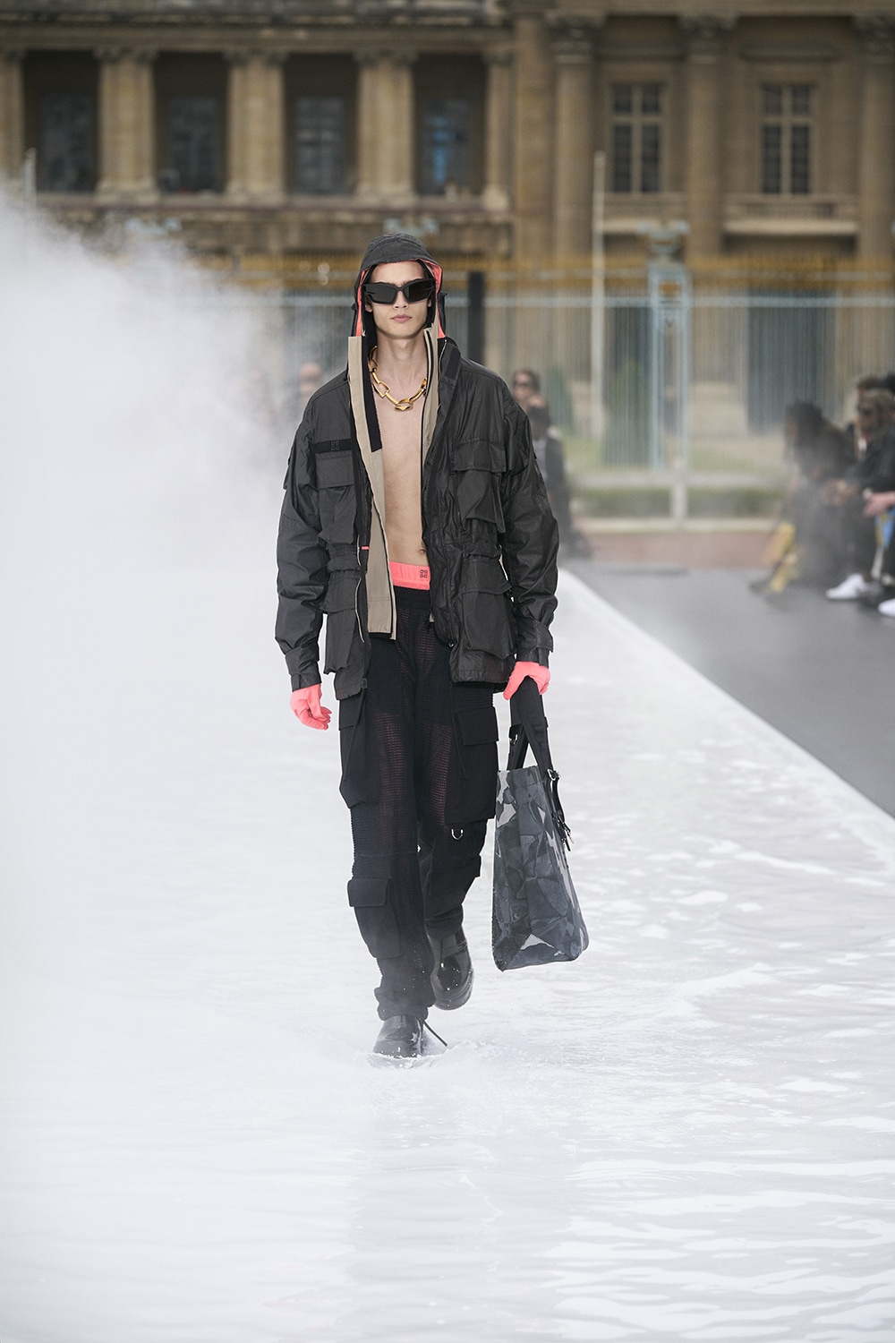 GIVENCHY | HOUYHNHNM（フイナム）