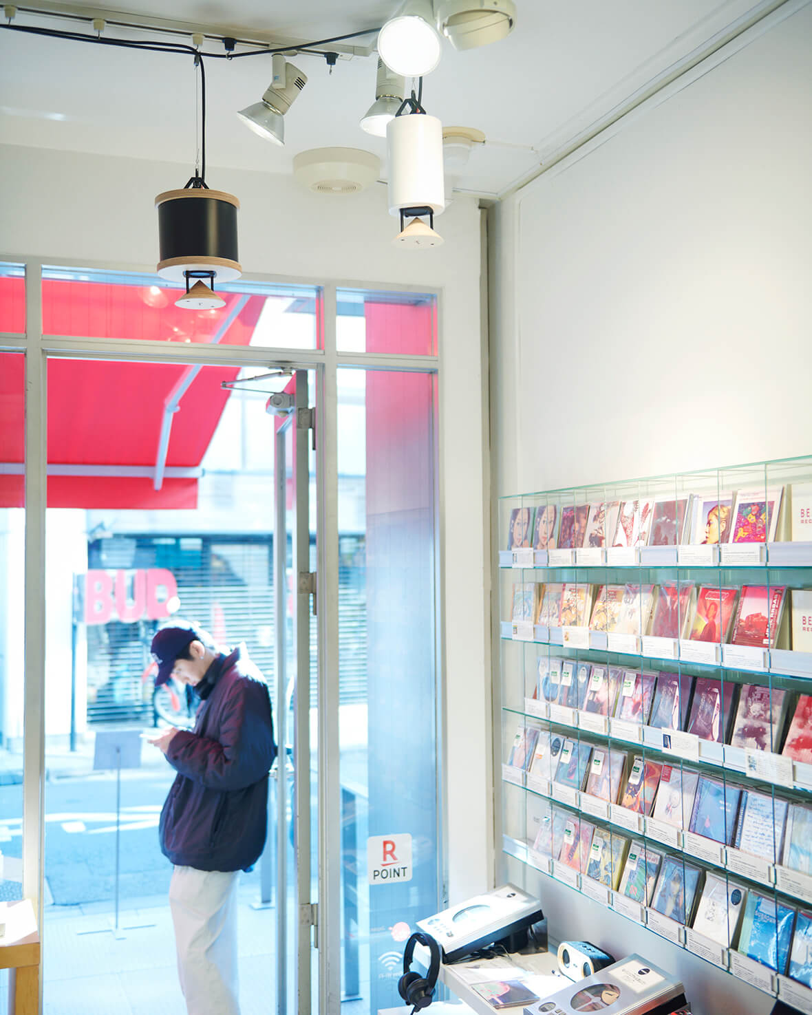 Where taguchi speakers sound and look good. | feature | HOUYHNHNM ...